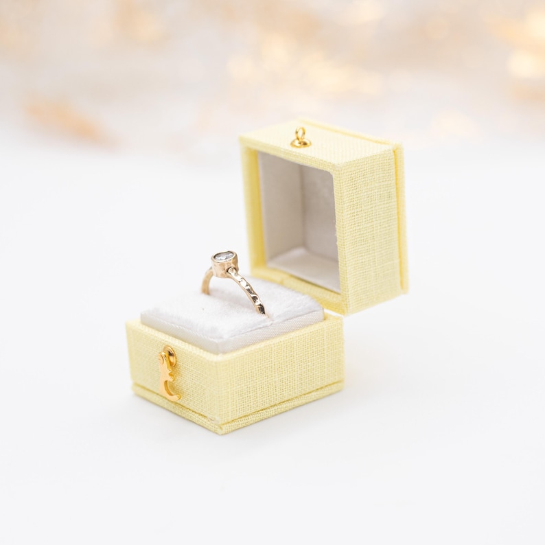 Yellow Georgian Mini Antique Style Jewelry Ring Box Linen Velvet Ring ...