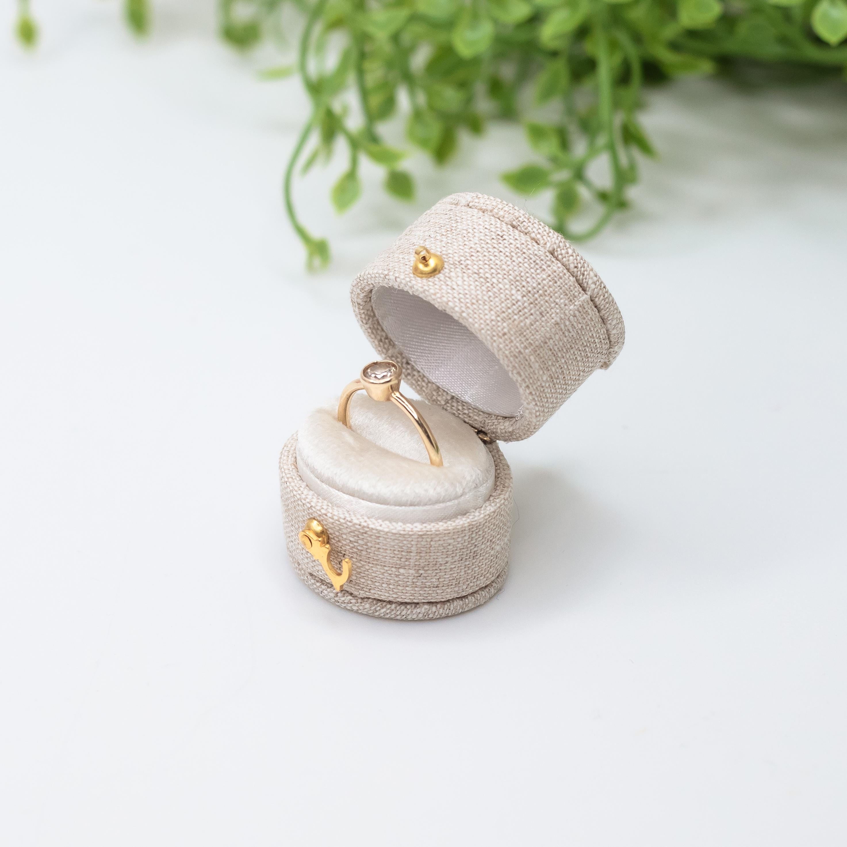 Whisper Gray Georgian Antique Style Jewelry Ring Box Linen Velvet Ring ...