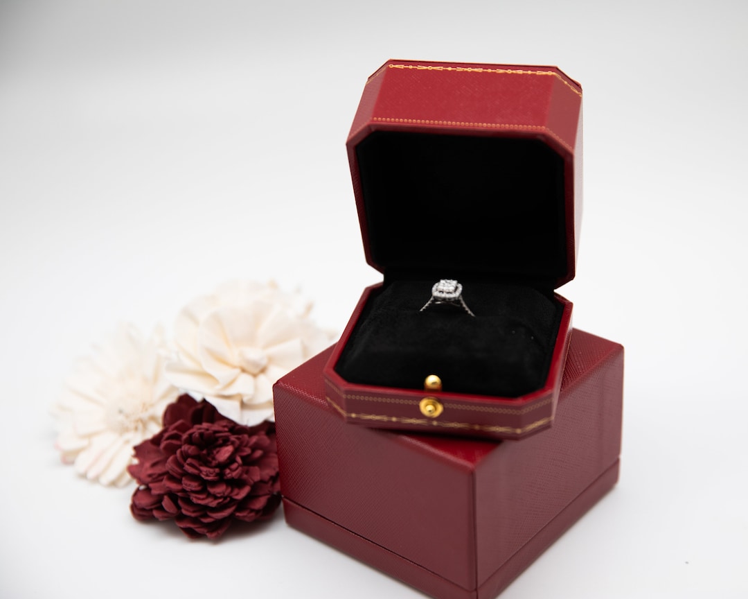 Luxury Antique Style Single Ring Box , Jewelry Box, Proposal Engagement ...