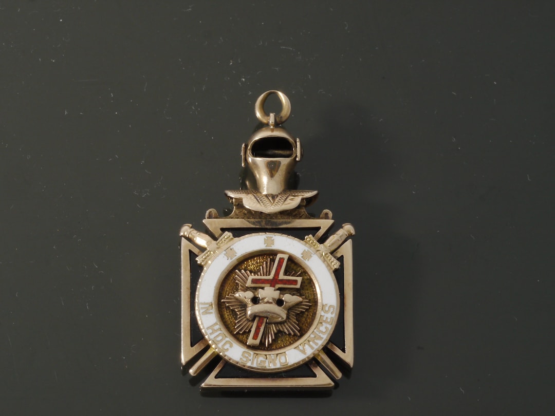 Rose Gold Knights Templar Pendant, Antique in Hoc Signo Vinces Medal ...