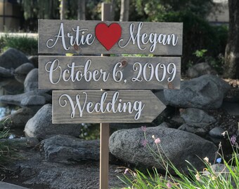 Wedding arrow sign | Etsy