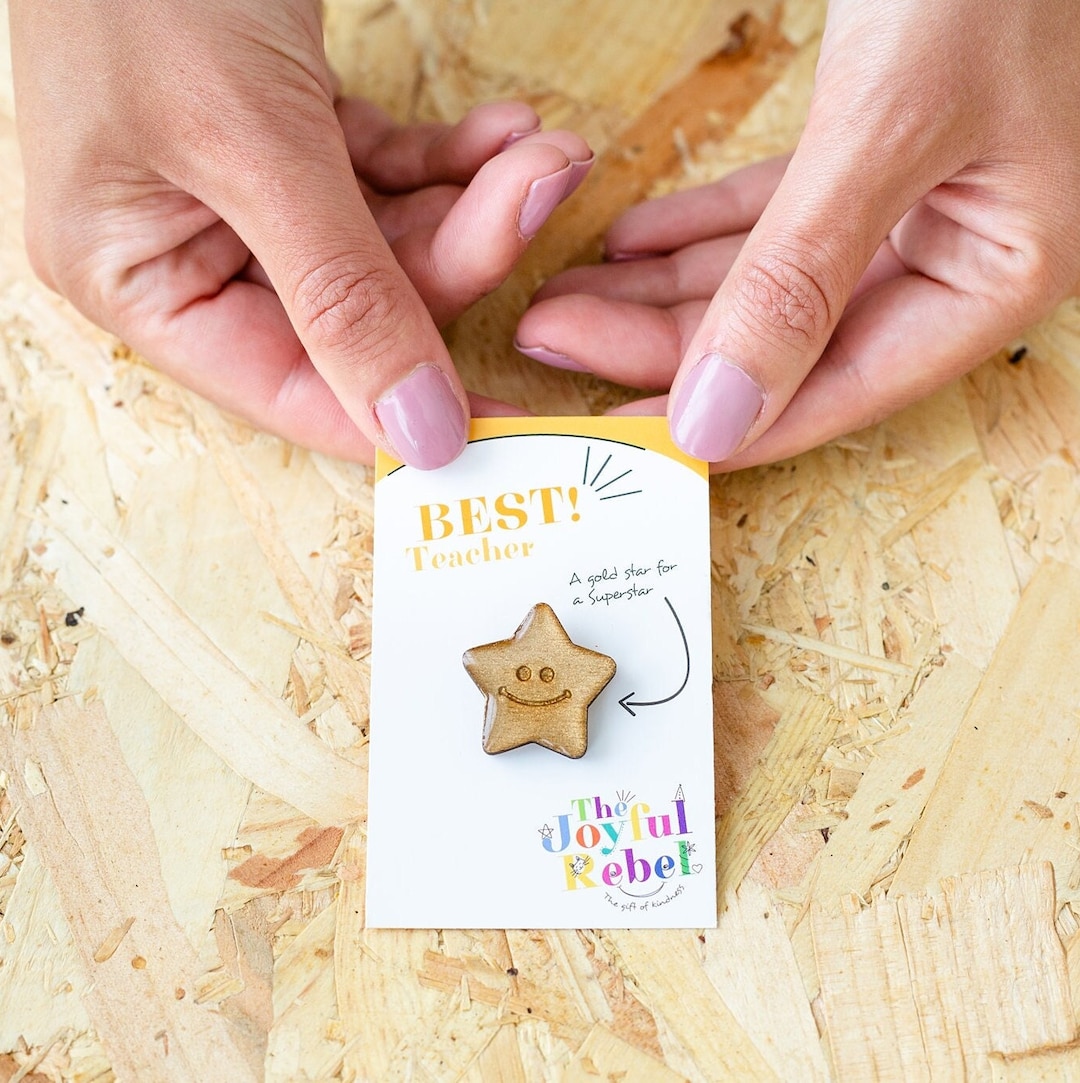 Wooden Best Teacher Gold Star Pin Badge Superstar Reward Badge Best ...