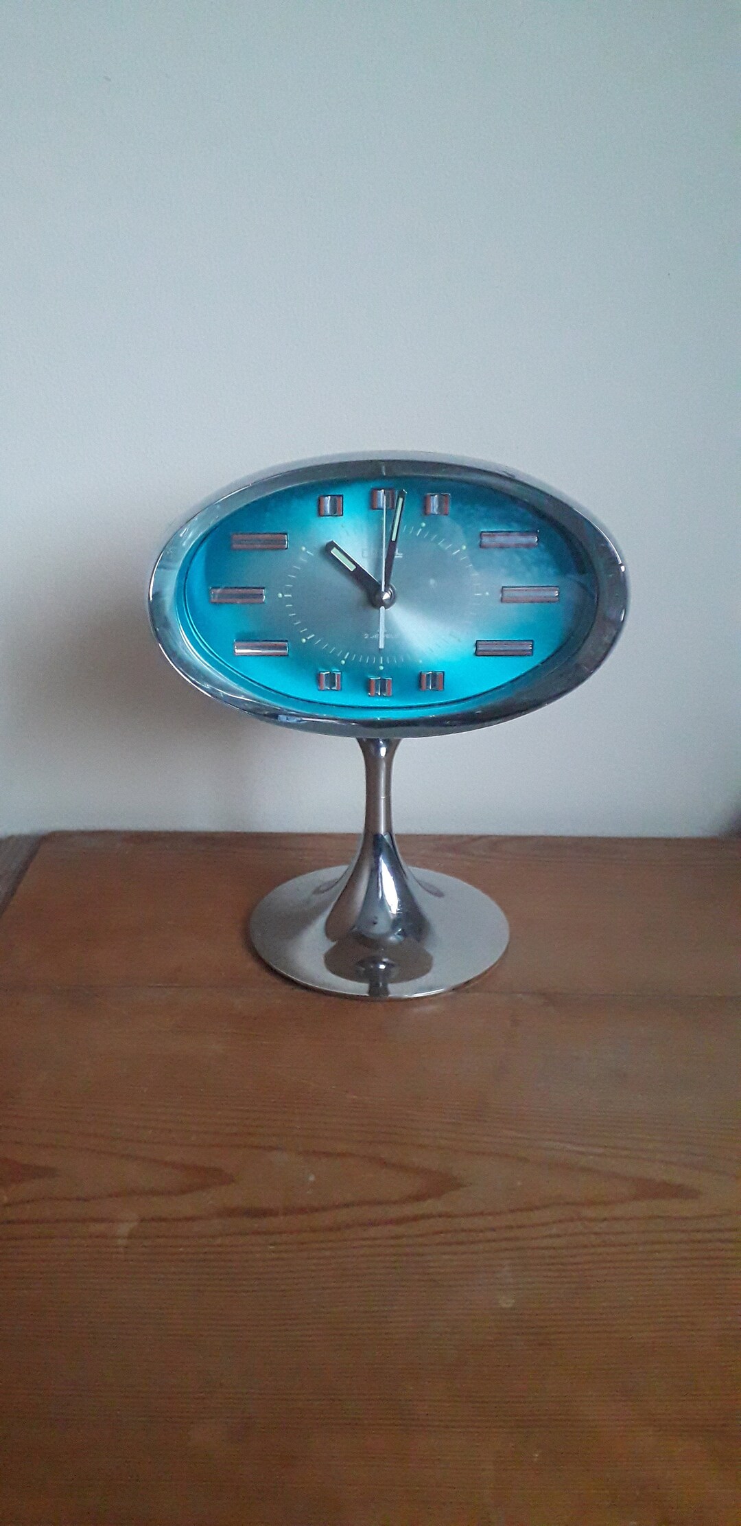 Japanese Coral Alarm Clock, Space Age Chrome & Plastic. Turquoise Face ...