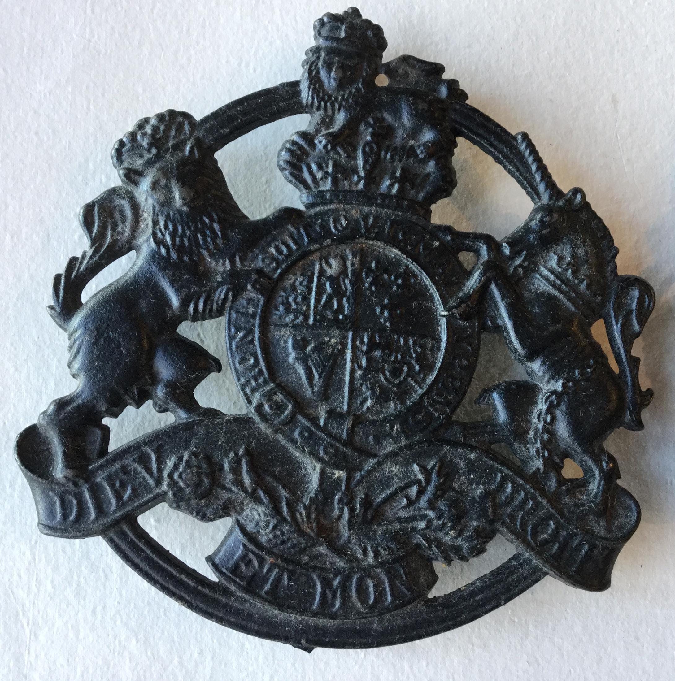 Vtg Cast Iron Colonial Williamsburg Kings Arms Trivet Virginia ...