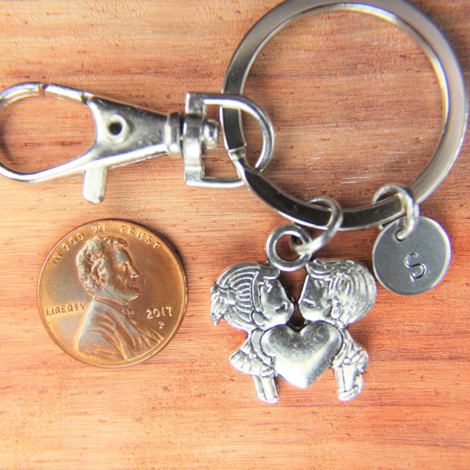 Boy and Girl Keychain Kiss Gift Valentine's Day Girlfriend - Etsy