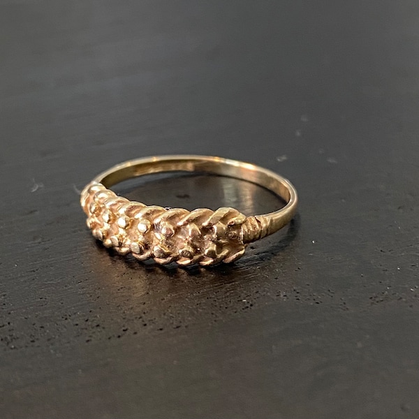 9k Gold Keepers Ring - Etsy