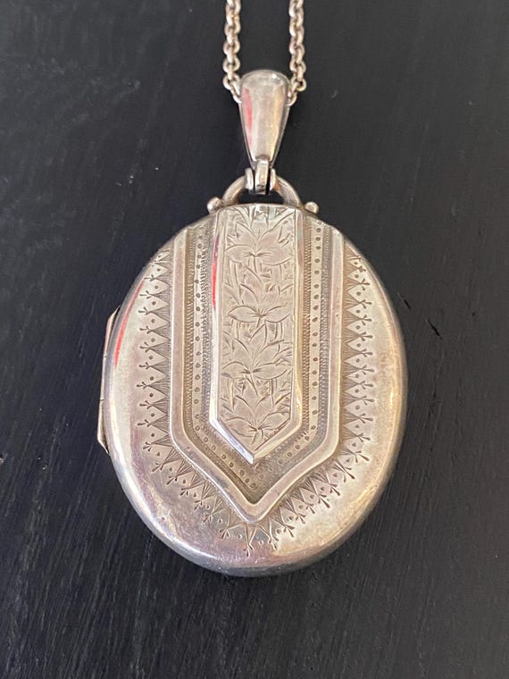 Victorian Sterling Silver Locket with Chain - Gem