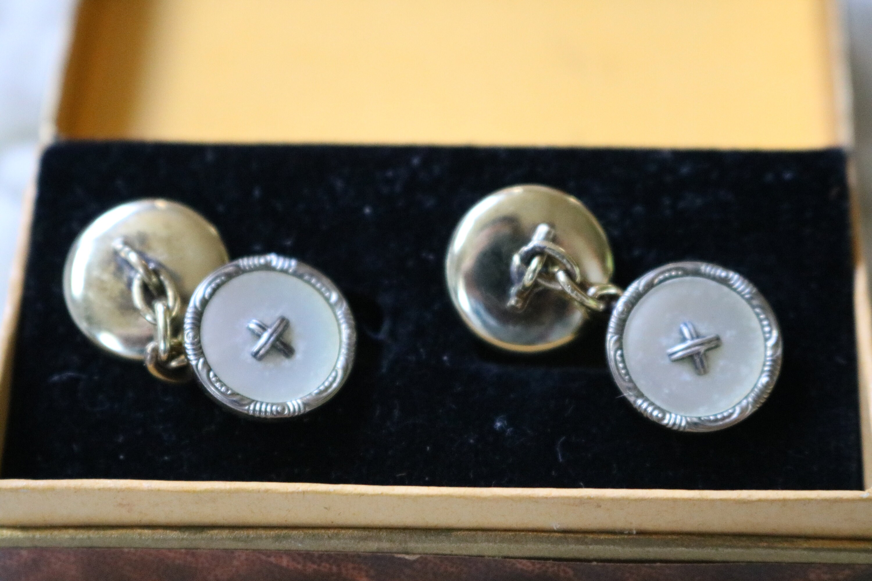 Antique Vintage Traditional Button Mother of Pearl 14K Gold Chain Cuff ...