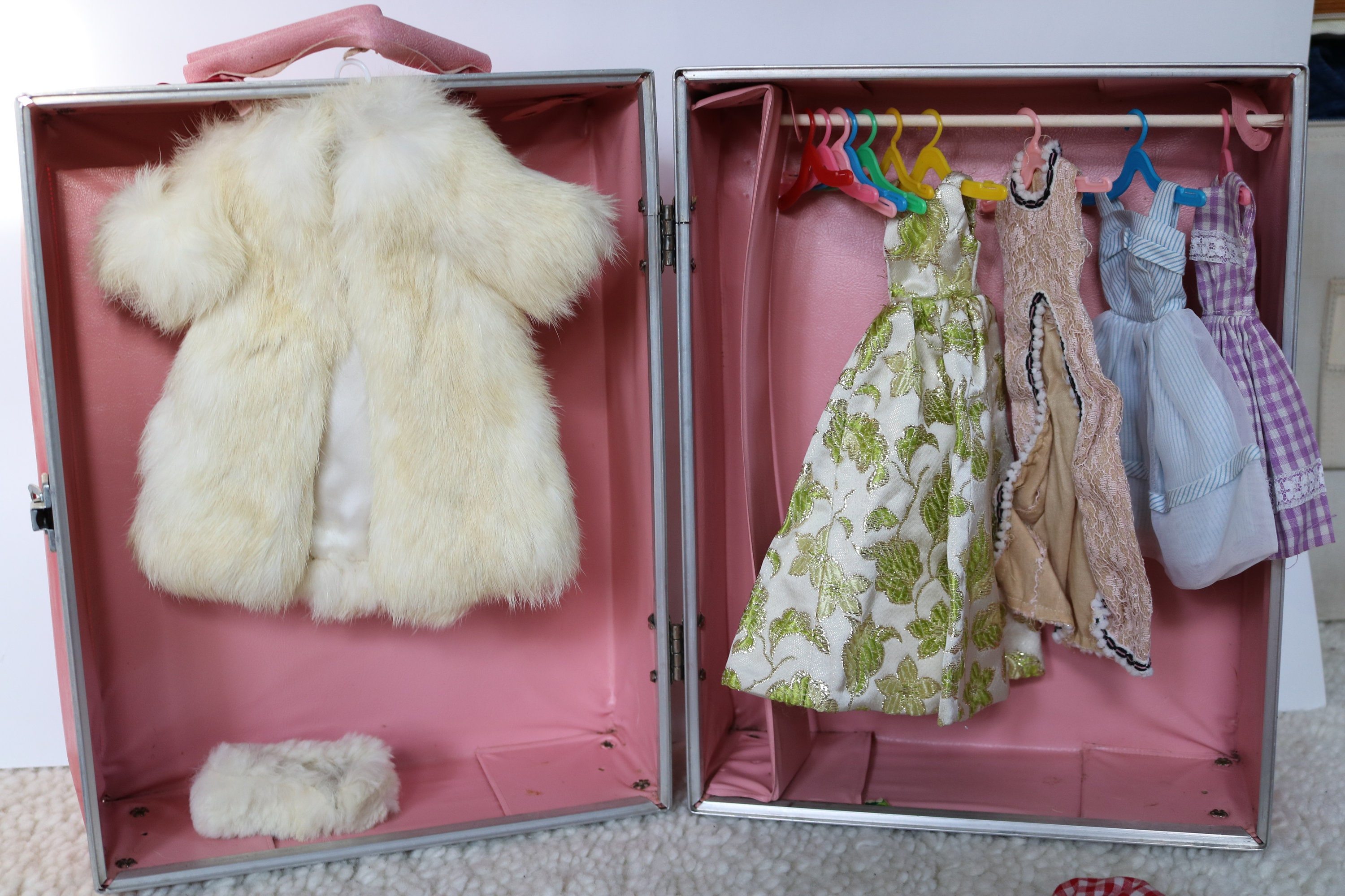 1960's American Girl Platinum Barbie Doll Mattel, B4 Midge on Buttox ...