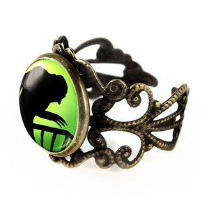 Nosferatu Ring - Vampire Monster Silhouette Adjustable Filigree Ring ...