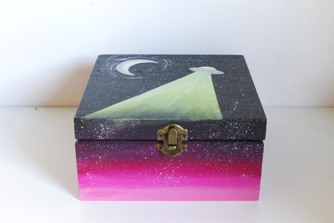UFO Alien Spaceship Hand Painted Acrylic Wooden Storage Jewellery Box ...