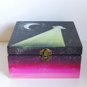 UFO Alien Spaceship Hand Painted Acrylic Wooden Storage Jewellery Box ...