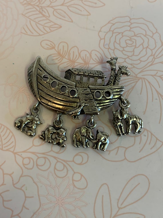 vintage noahs arc brooch - Gem