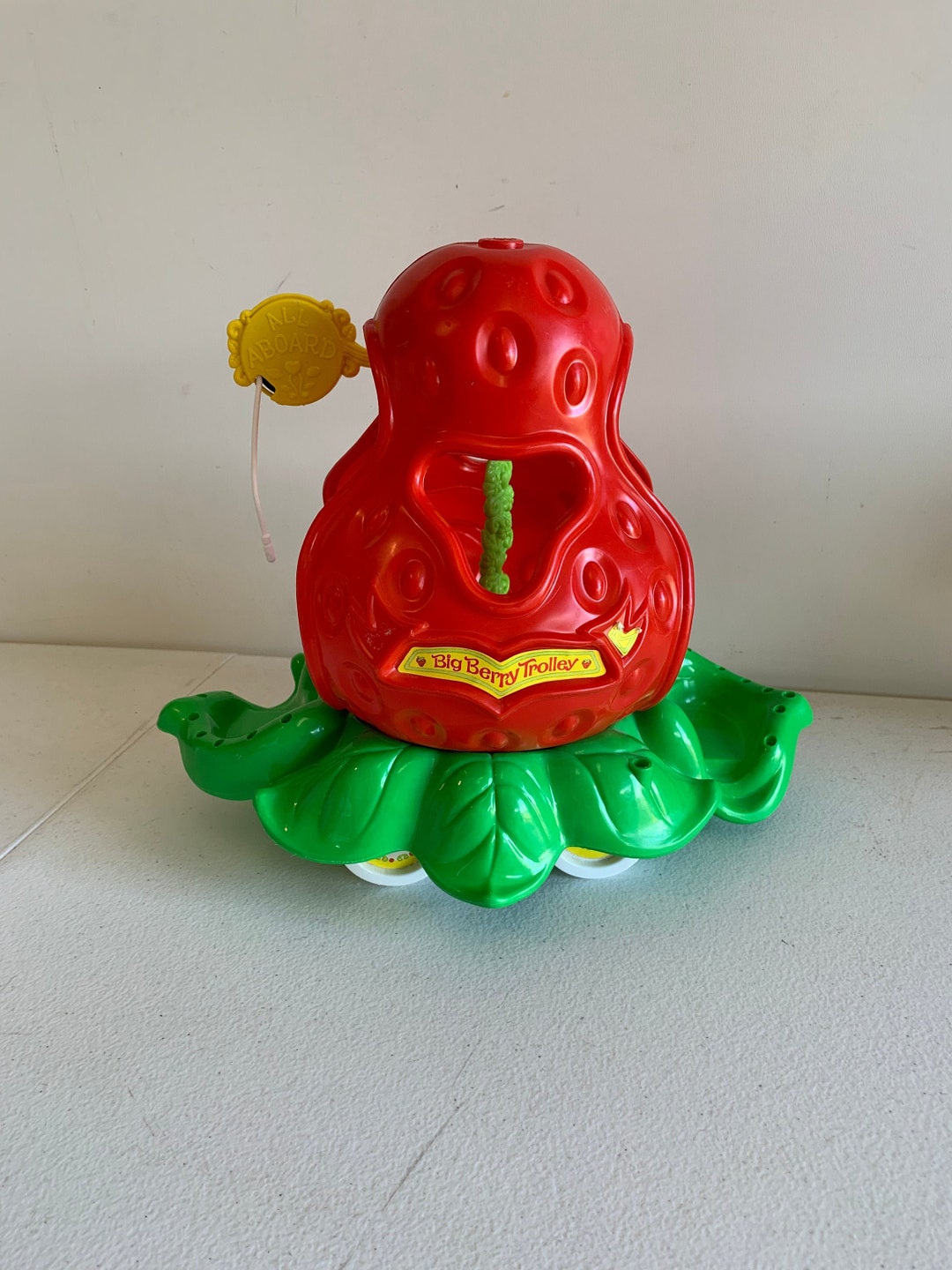 Vintage Kenner Strawberry Shortcake Big Berry Trolley, 80s Strawberry ...