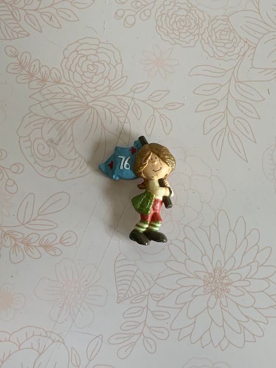 vintage pin plastic with - Gem
