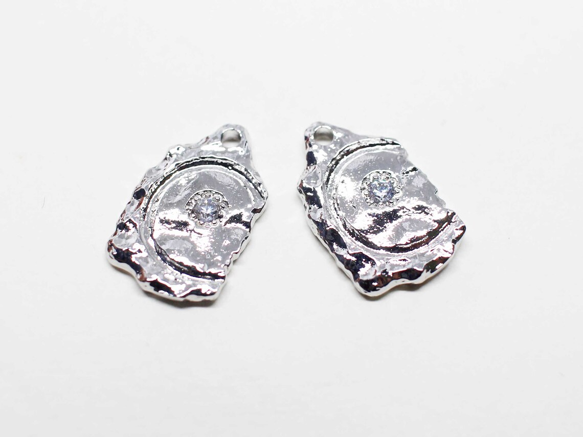 P1096/vintage Pentagon Charmcubic Charm Hammered - Etsy