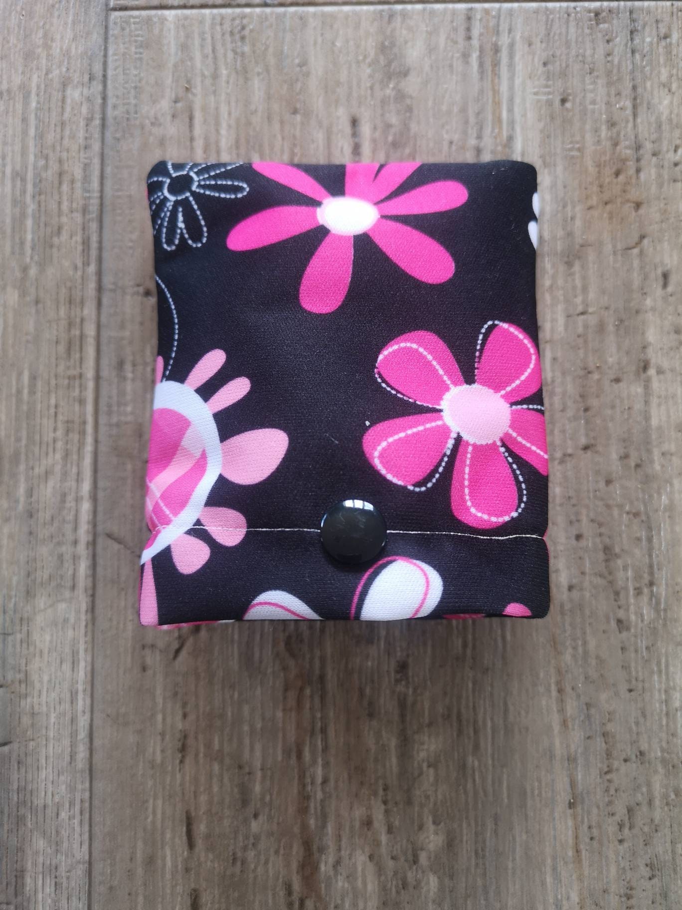 Larger Menstrual Cup Pouch Pad Wrapper Mini Wetbag Purse - Etsy