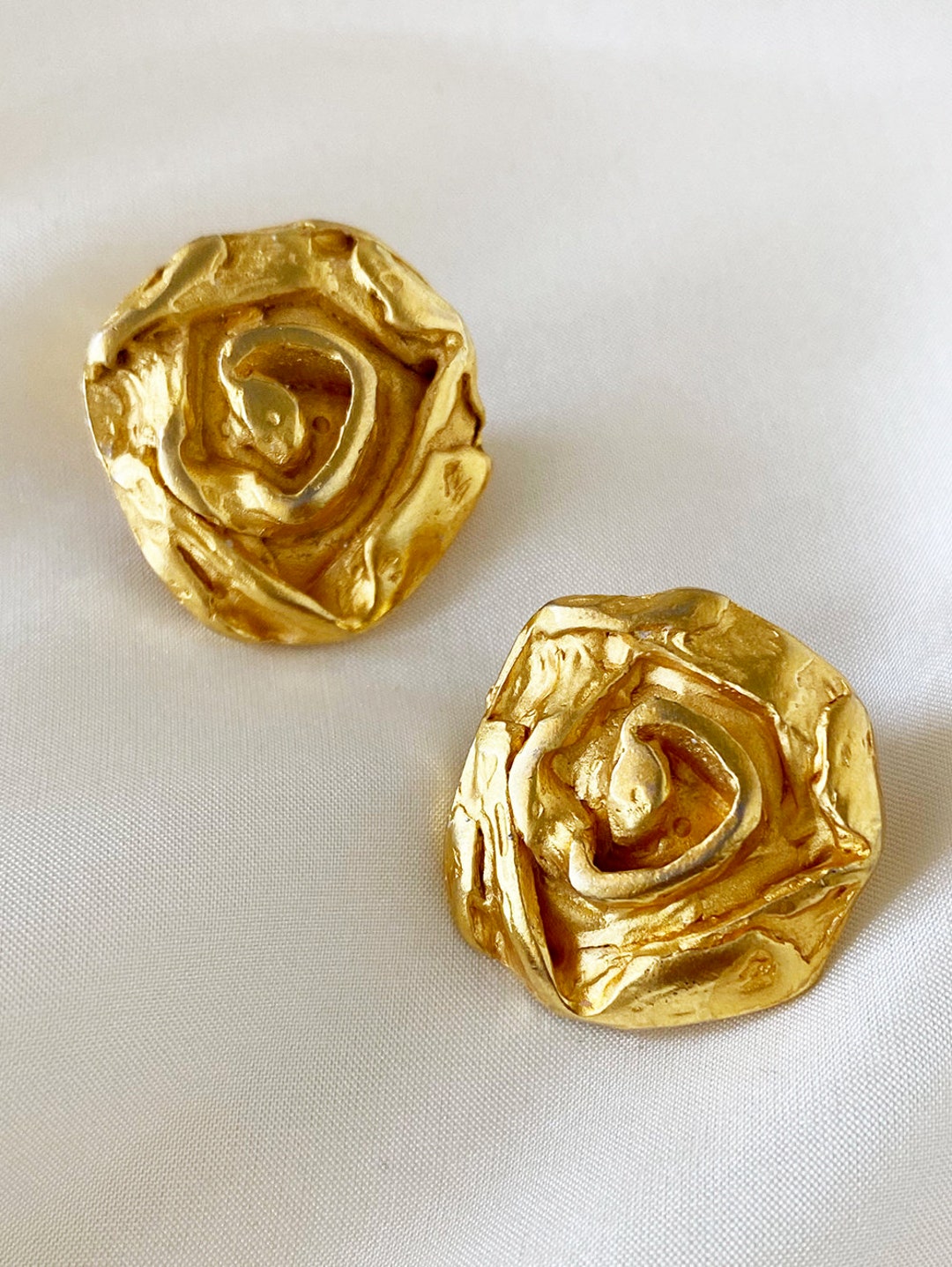 LOOLA, PARIS Vintage Goldplated Round Brutalist Clip on Earrings Made ...