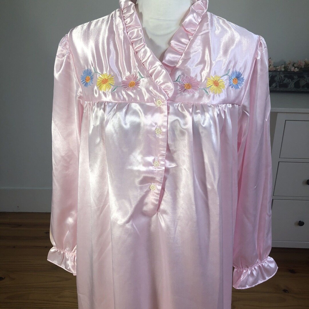 Vtg 70s Styled by Saybury M Long Pink Satin Night Gown House Coat Robe ...