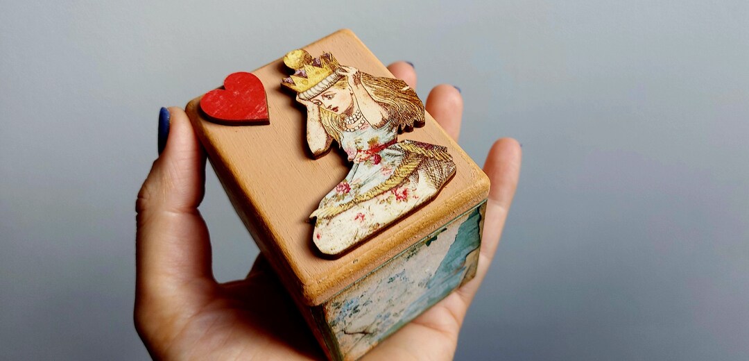 Alice in Wonderland, Alice Ring Box, Wonderland Box, Alice Fairytale ...