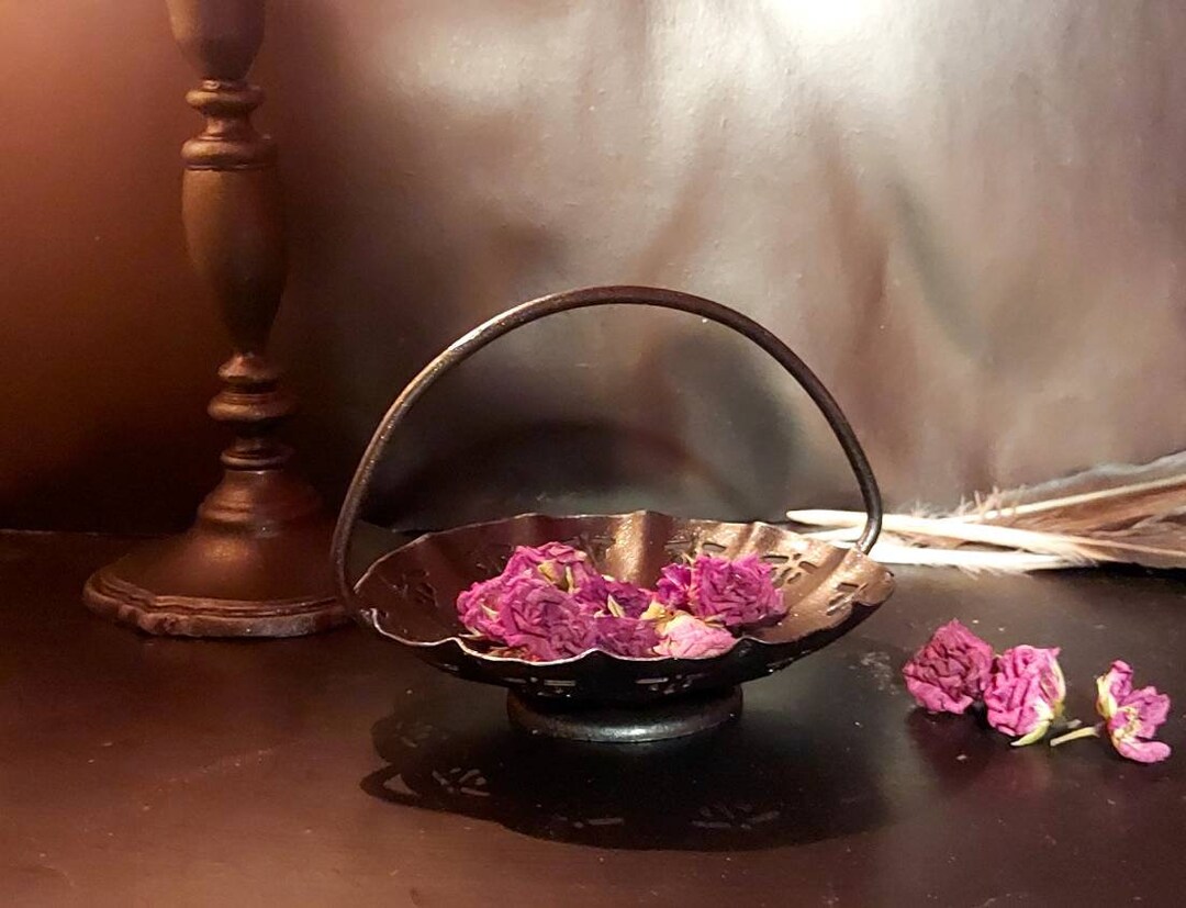 Gothic Table Decor Metal Mini Basket Centerpieces Decor Gothic Kitchen ...