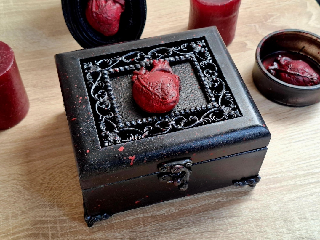 Human Heart Box, Gothic Heart Box, Vampire Heart Box, Atomical Human ...