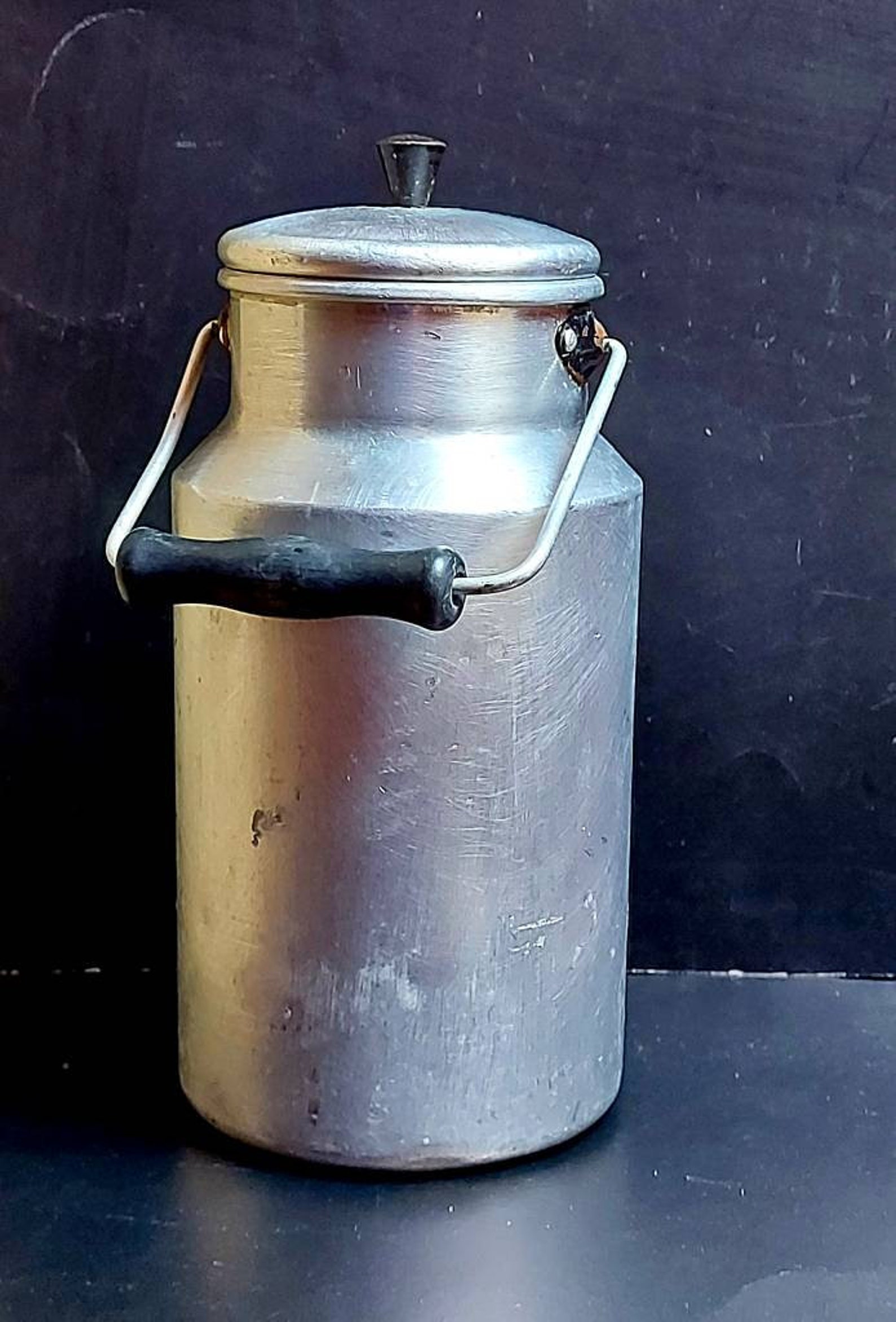 Milk tin jug Vintage tin jug Farmhouse decor Rustic kitchen | Etsy