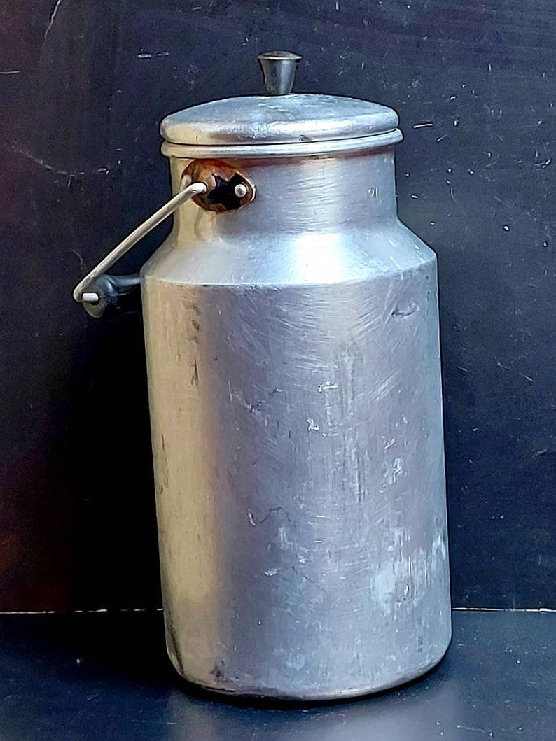 Milk Tin Jug Vintage Tin Jug Farmhouse Decor Rustic Kitchen - Etsy