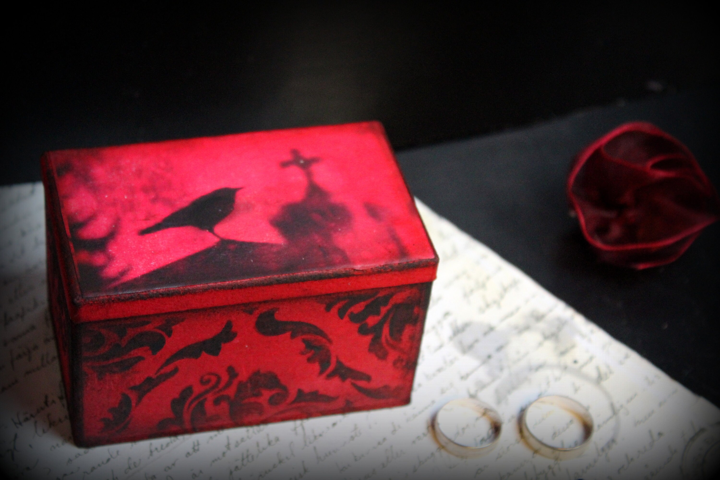 Red vampire box Raven ring box Gothic decor Horror box Vampire | Etsy