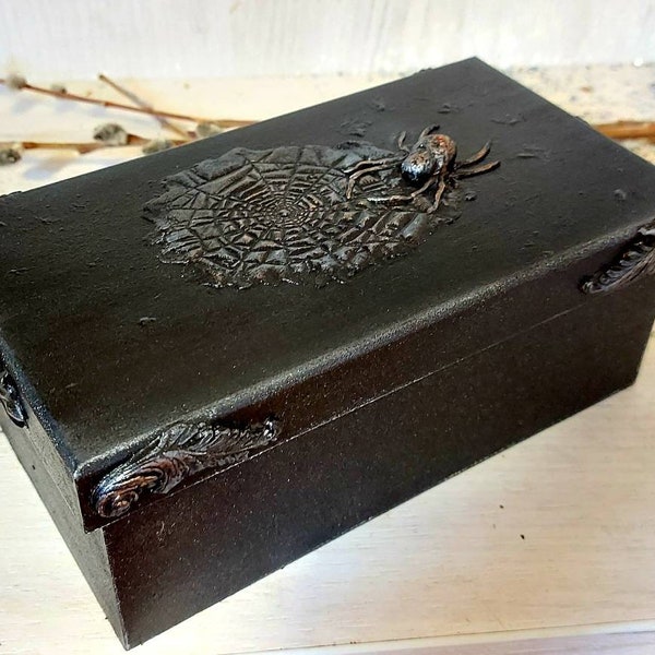 Gothic Wedding Gift - 60+ Gift Ideas for 2024