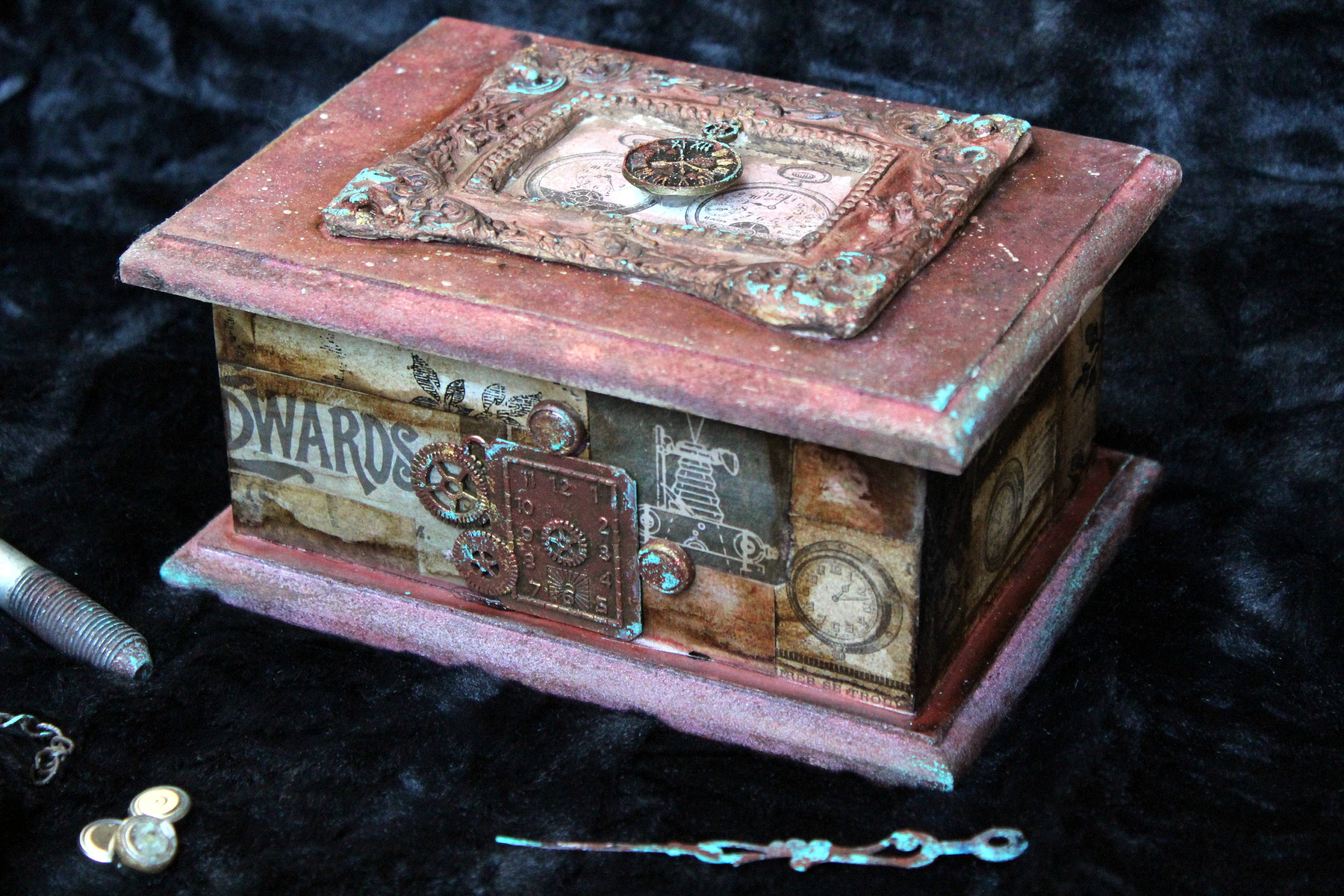 Time machine box Steampunk Rusty old clock Time traveler Life | Etsy