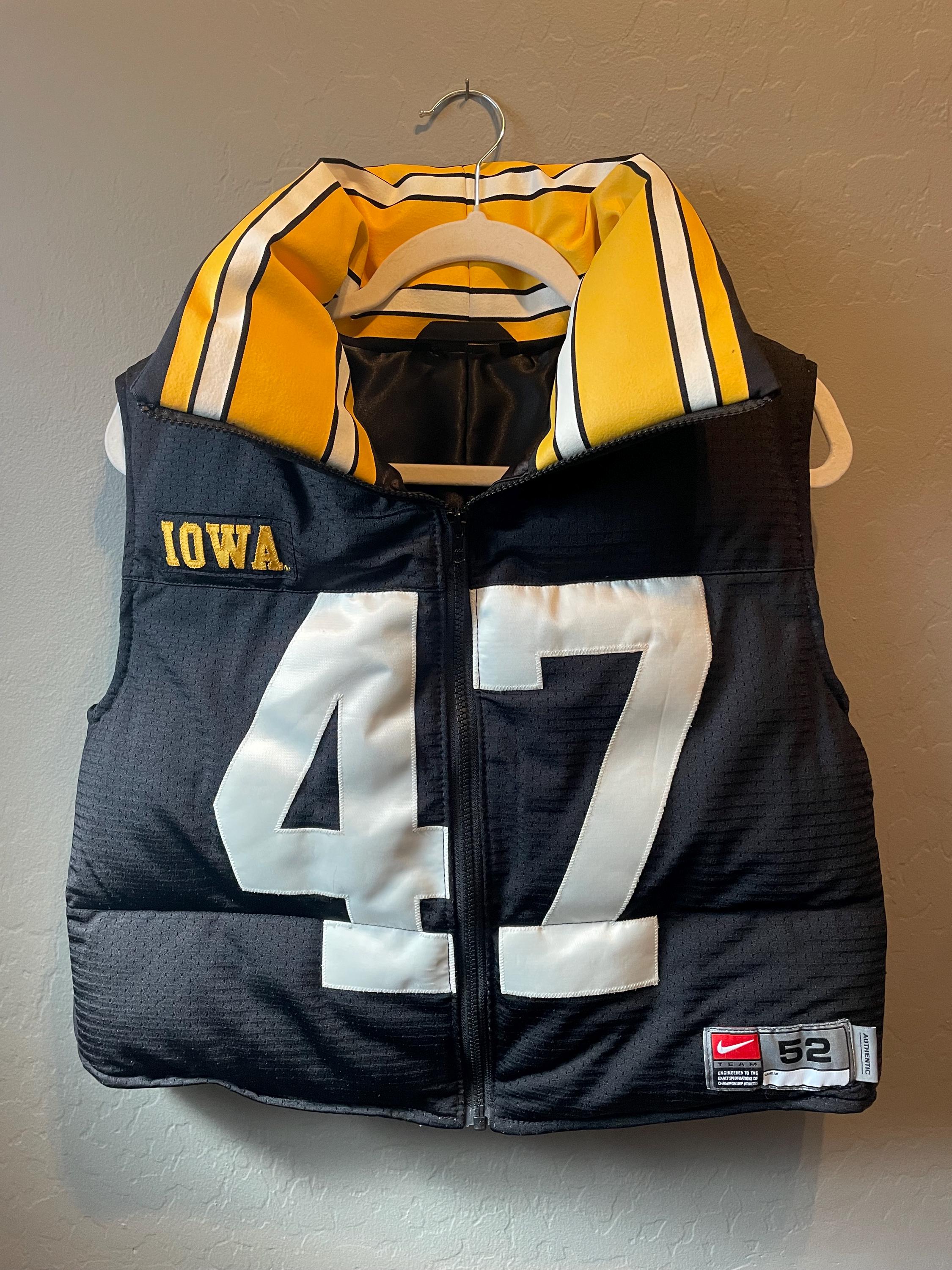 Custom Sports Team Puffer Vest - Etsy