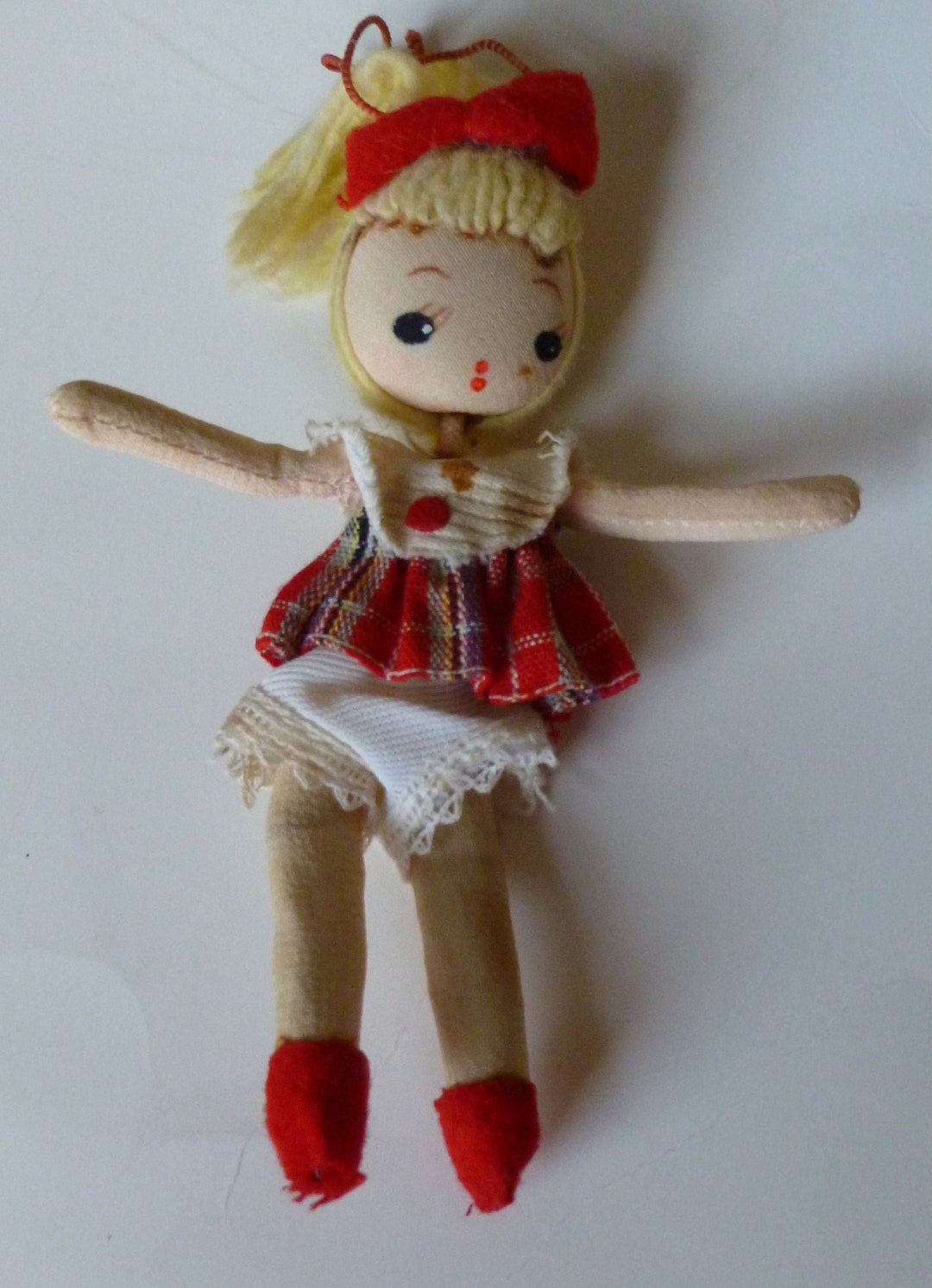 Vintage Pose Girl Doll, Painted Eyes, Stuffed Cloth Body Over Wire ...