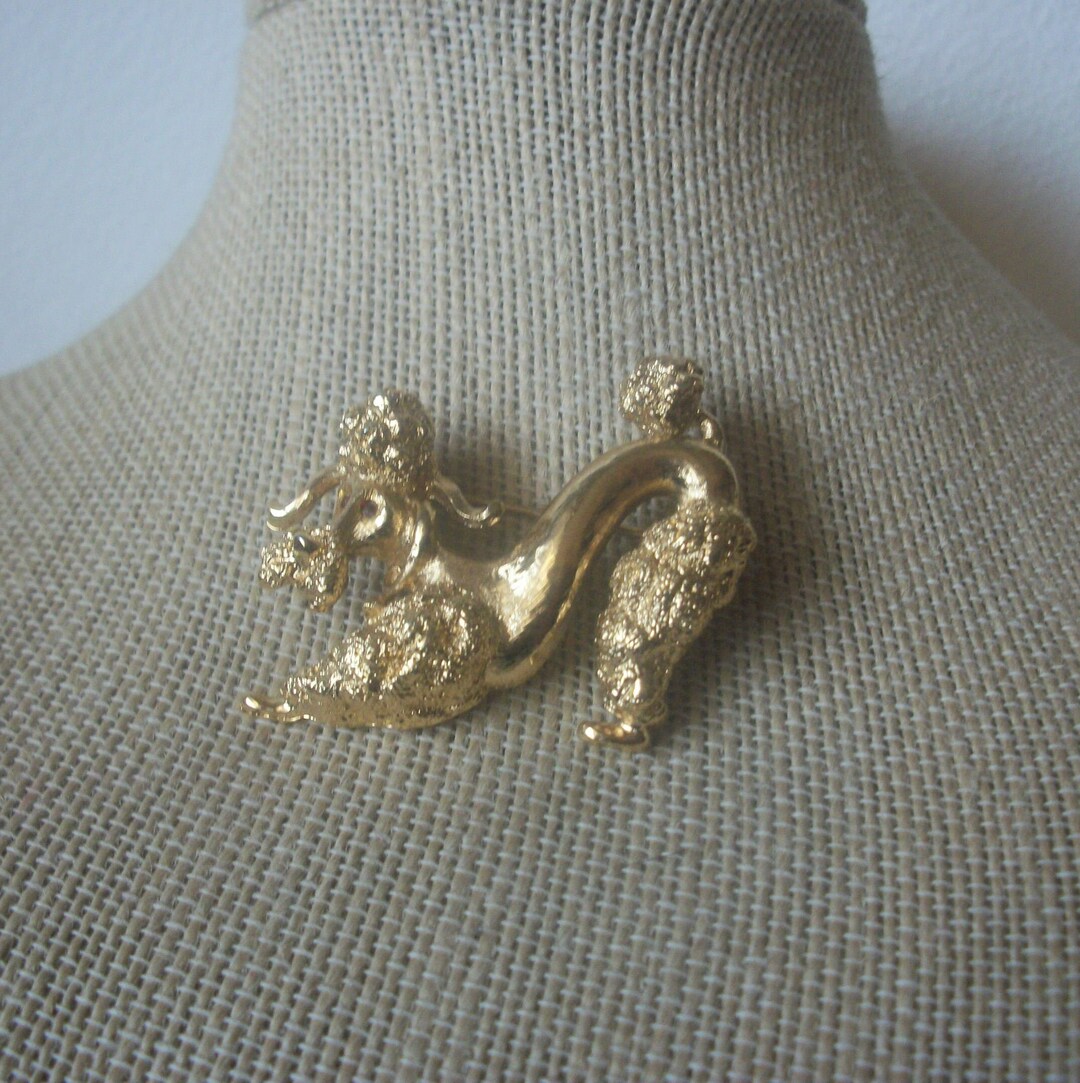 Vintage Brooch Gold Tone Sassy Poodle Dame Metal Rhinestone Eyes Pin ...