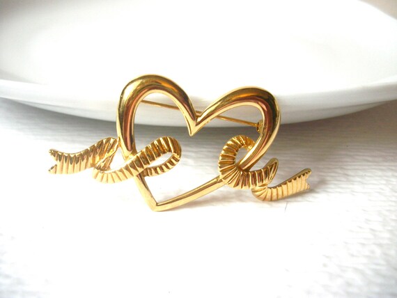 Gold Toned Signed MONET Designer Heart Shaped Vintage… - Gem
