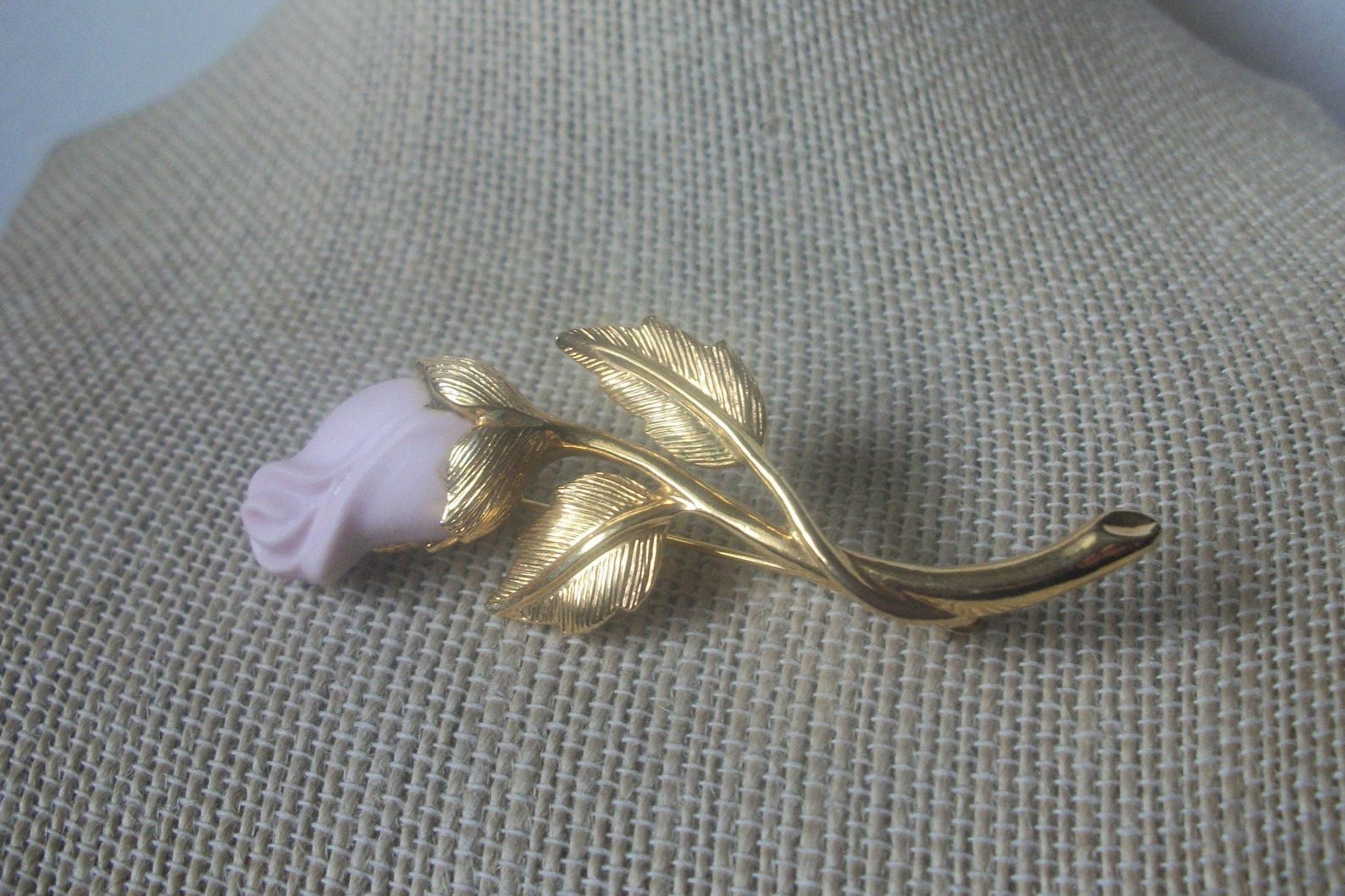 RARE Vintage Jewelry, Signed AVON, Pale Pink Rose, Gold Tone Long Stem ...