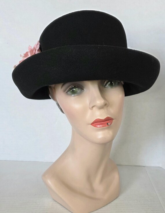 Vintage ~ Women's ~ Black ~ Doeskin Felt ~ Hat - Gem