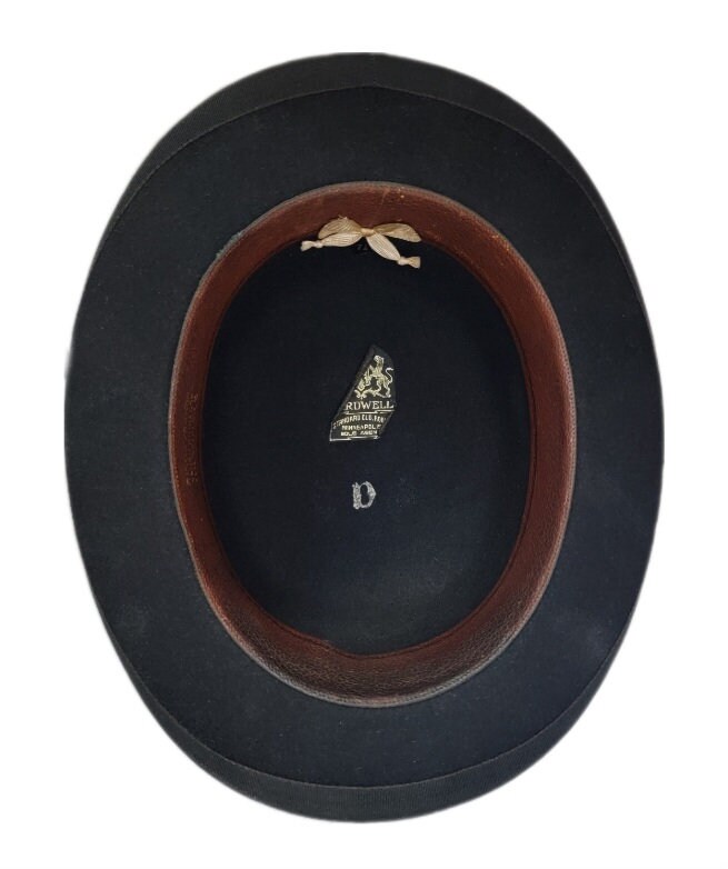 shop prices Vintage ~ Men's ~ Feather Weight Derby ~ Cort Exclusive ...