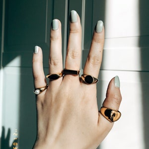 Devon Rectangle Minimal Shaped Gold Signet Ring, Geometric Gold Signet ...