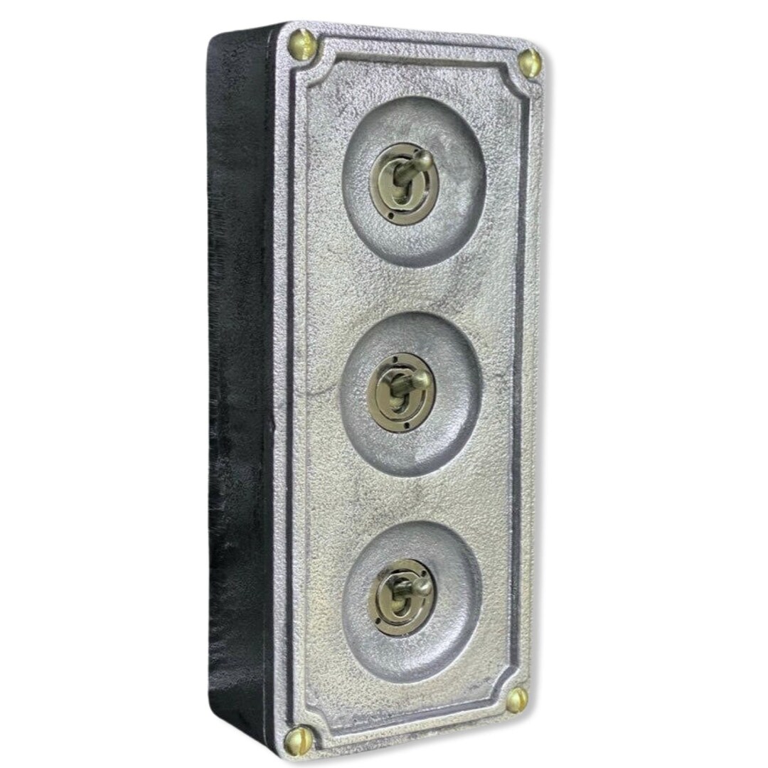 3 Gang 2 Way Solid Cast Metal Surface Mounting Conduit Light Switch ...