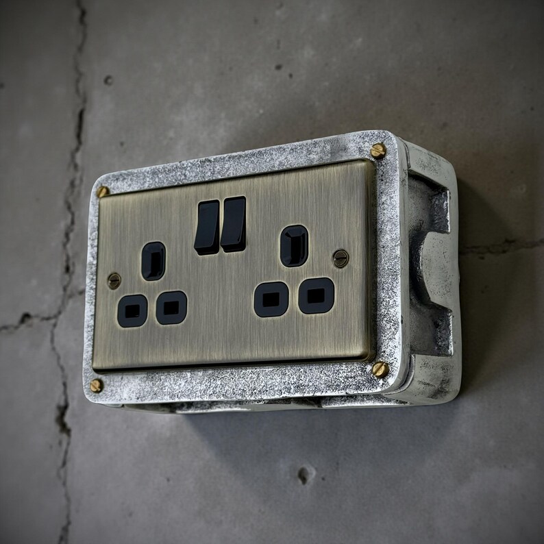 Antique Brass Double Switched 13A Power Socket 230V 13A 2 Gang 2G Solid ...