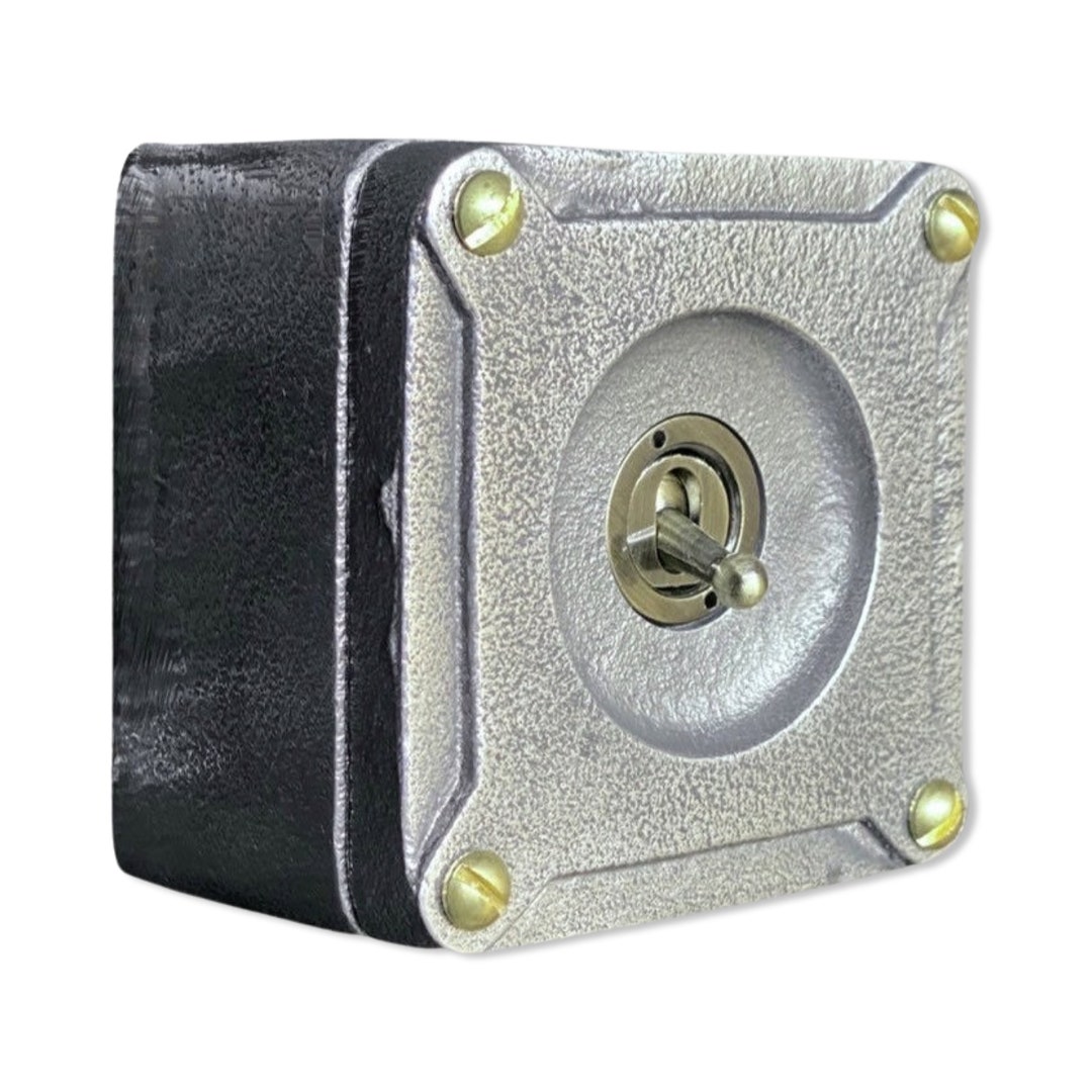 Single Gang 2 Way Conduit Surface Mounting Light Switch Solid Cast ...