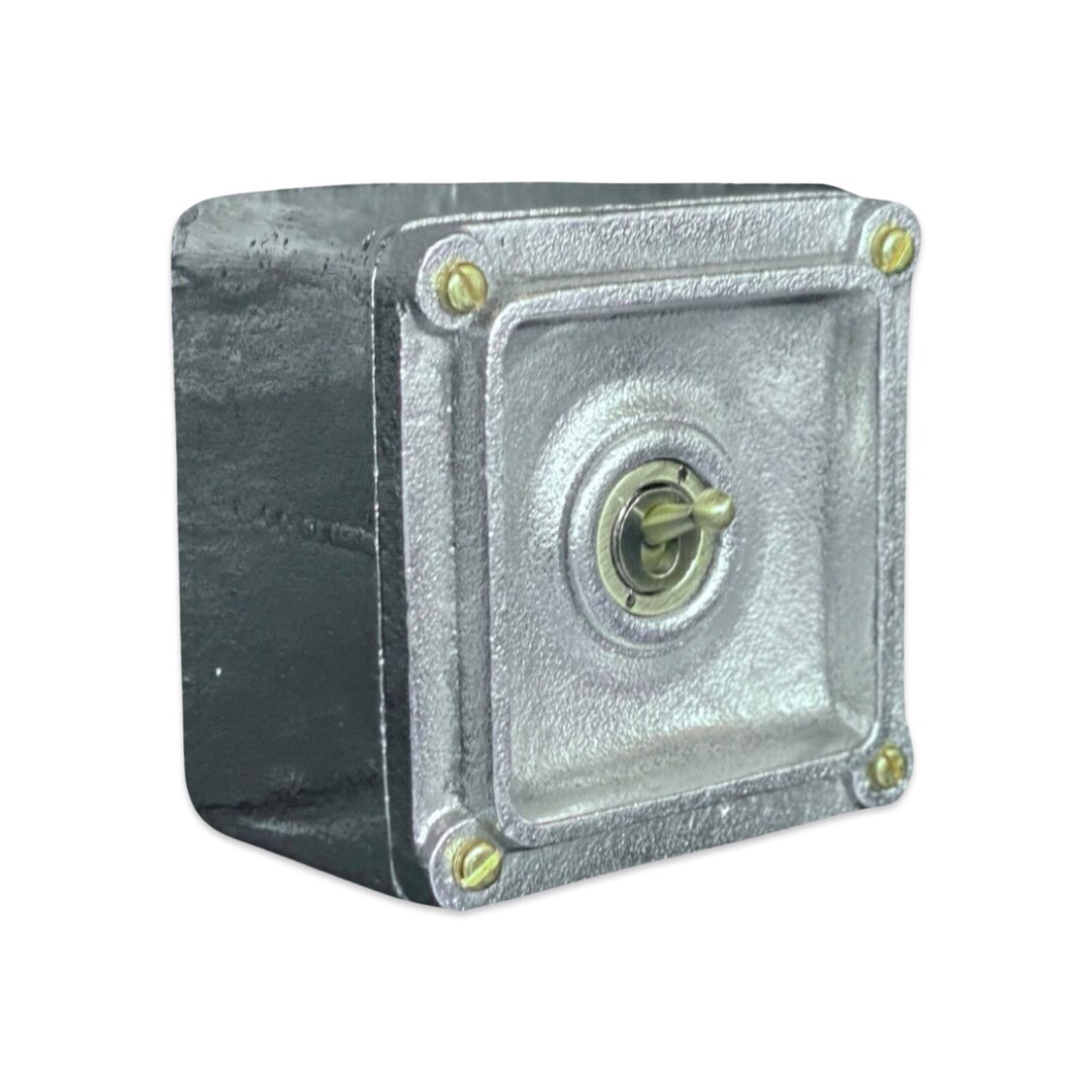 XL Single Gang Solid Cast Metal Conduit Light Switch Industrial 2 Way ...