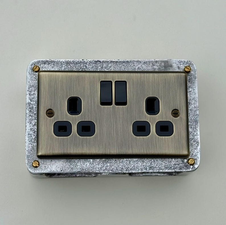Antique Brass Double Switched 13A Power Socket 230V 13A 2 Gang 2G Solid ...