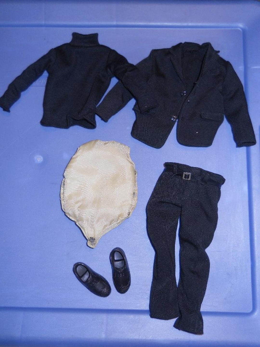 Yamato 1/6 Scale Black Suit With Fat Stuffing for Action Figure and ...