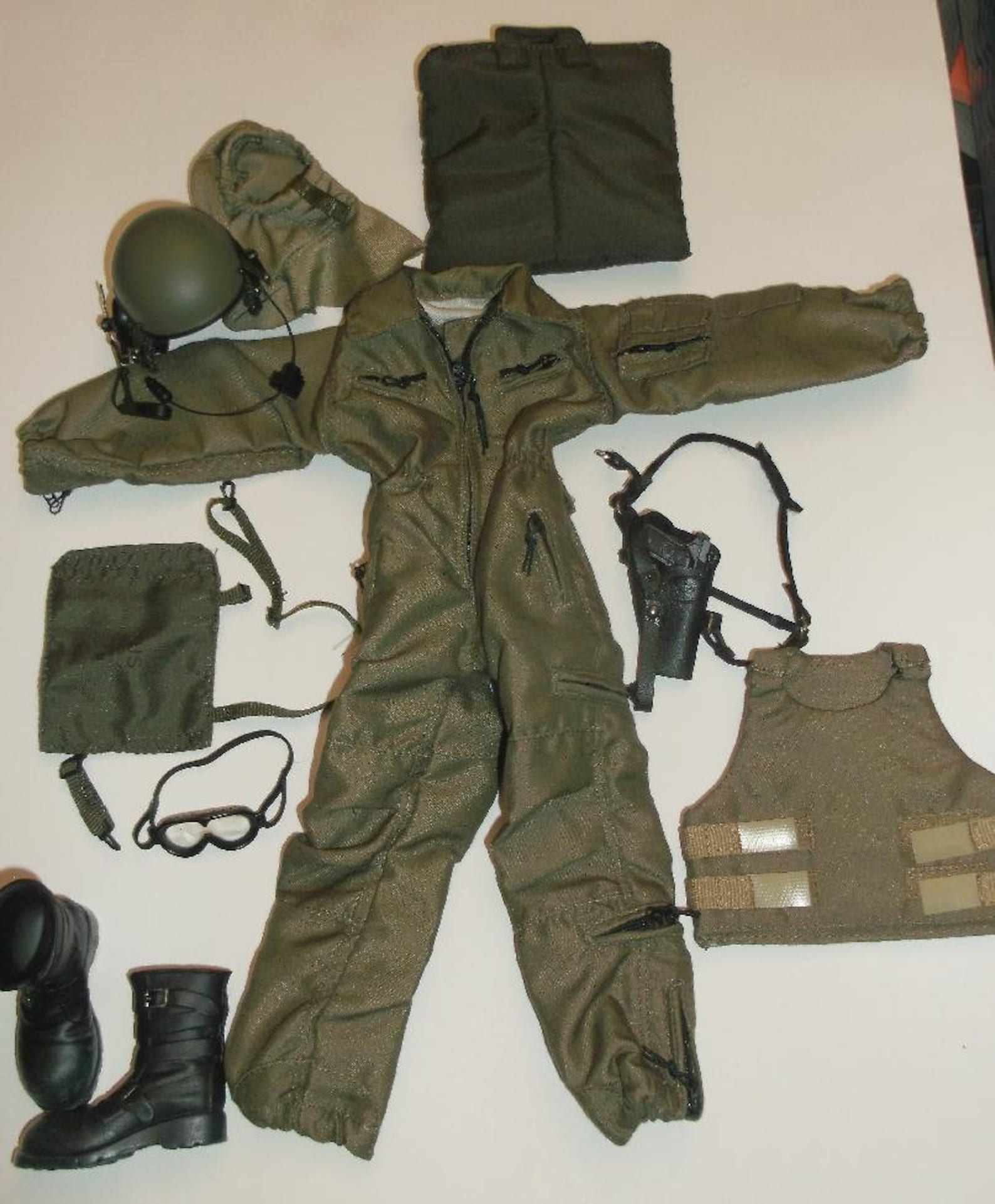 1/6 Scale Modern Armored Vehicle / Tank Crewman Uniform and Equipment ...