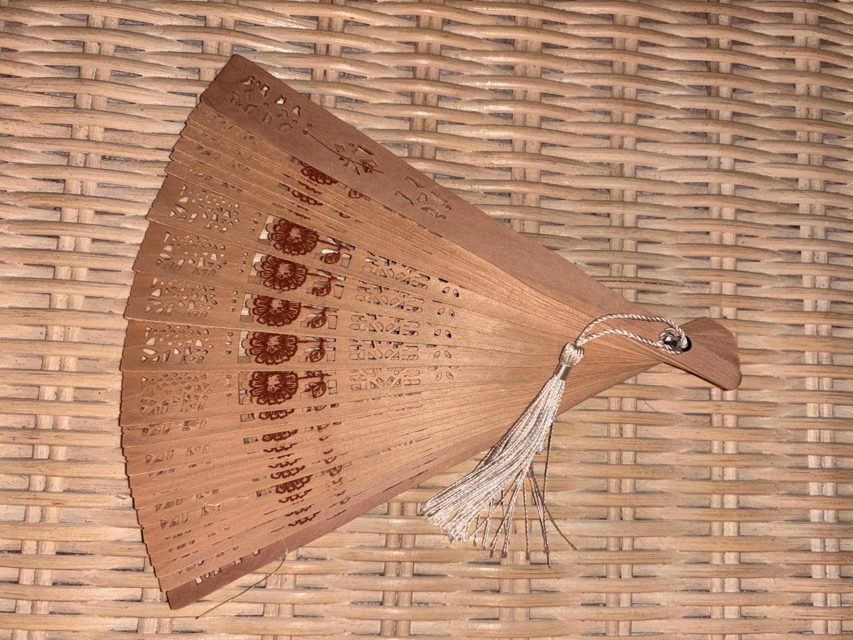 Wooden Handheld Fans- Foldable With Tassel - Etsy