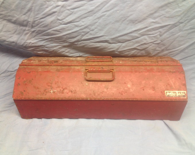 Vintage Metal Yorktown Industries Red Tool Box - Distressed Shabby Chic ...
