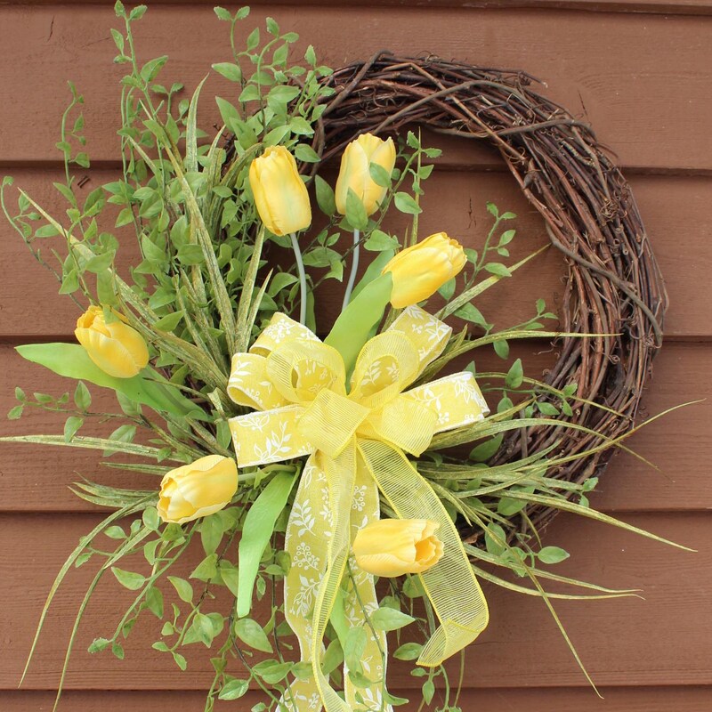 Tulip Wreath - Etsy