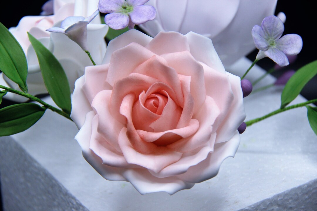 Large Flower-paste Ombre Rose for Cake Decorations. Filler Flowers ...